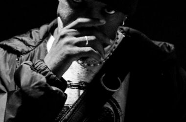 Dinos : Tout savoir sur le rappeur - Revrse